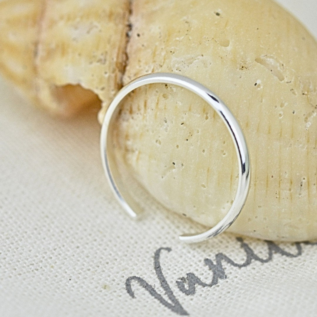 Delicate Aura Toe Ring – Vanilla Shore