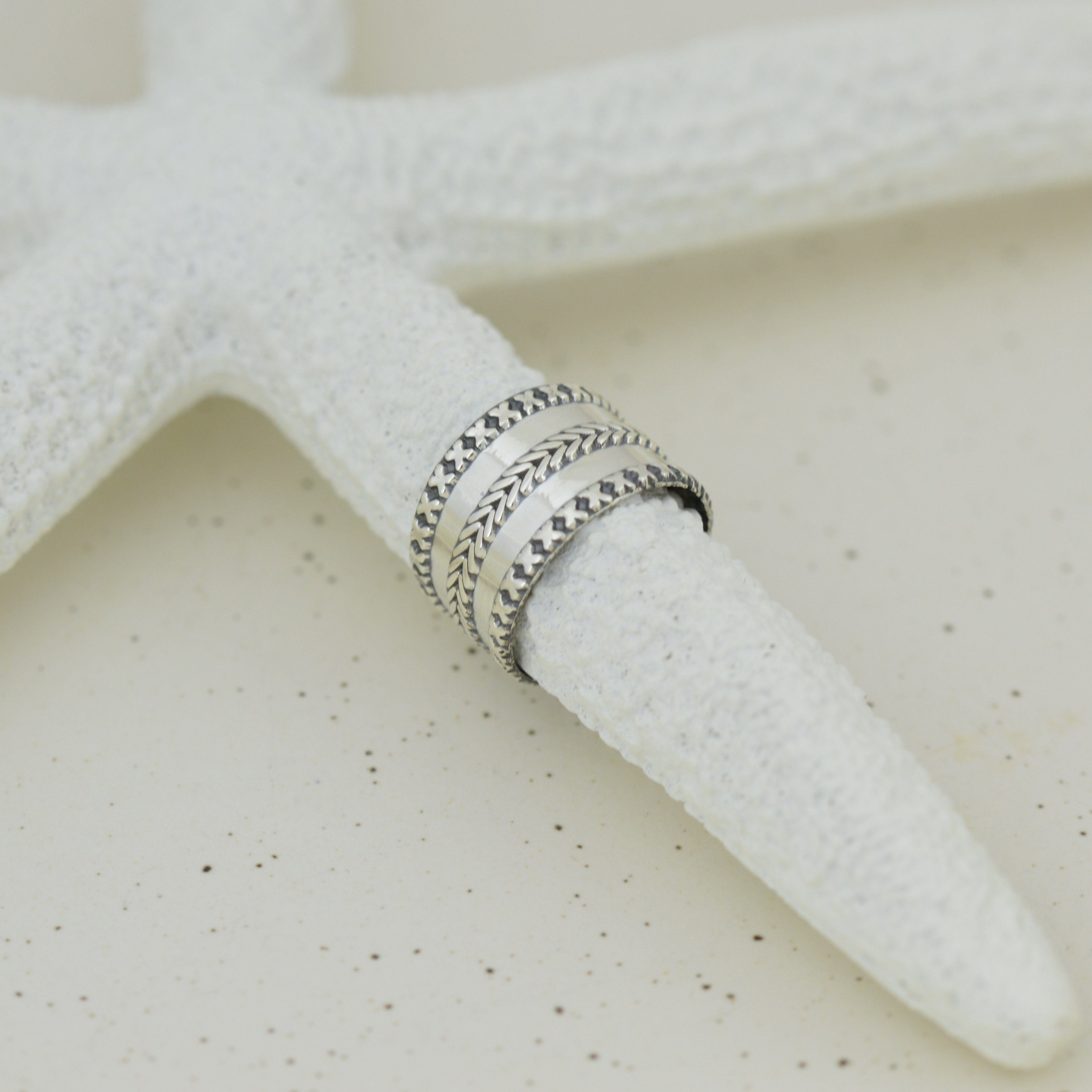 Wide Band Gypsy Toe Ring – Vanilla Shore