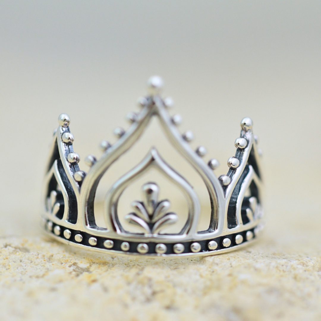 Gypsy Queen Toe Ring – Vanilla Shore