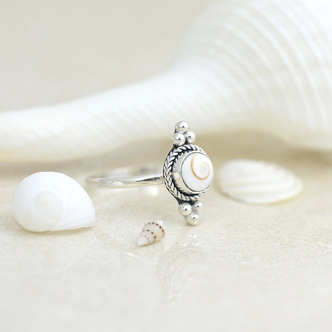 Bohemian Shiva Shell Ring – Vanilla Shore